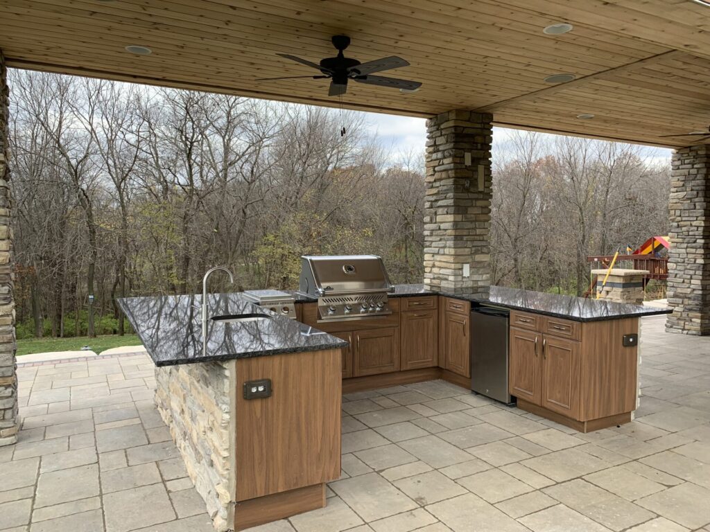 Outdoor Kitchen on Deck Ideas - Trex RainEscape
